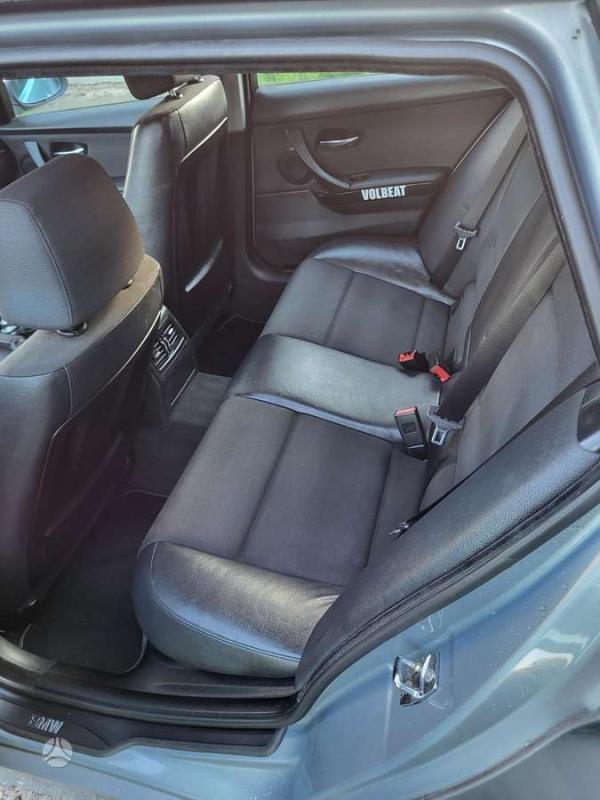 Blue BMW 320 2006 in Marijampole, with an engine capacity of 2.00 L and mileage of 369 thousand km for 2499 €, photo 9 on AUTOMOTO.COM.LV