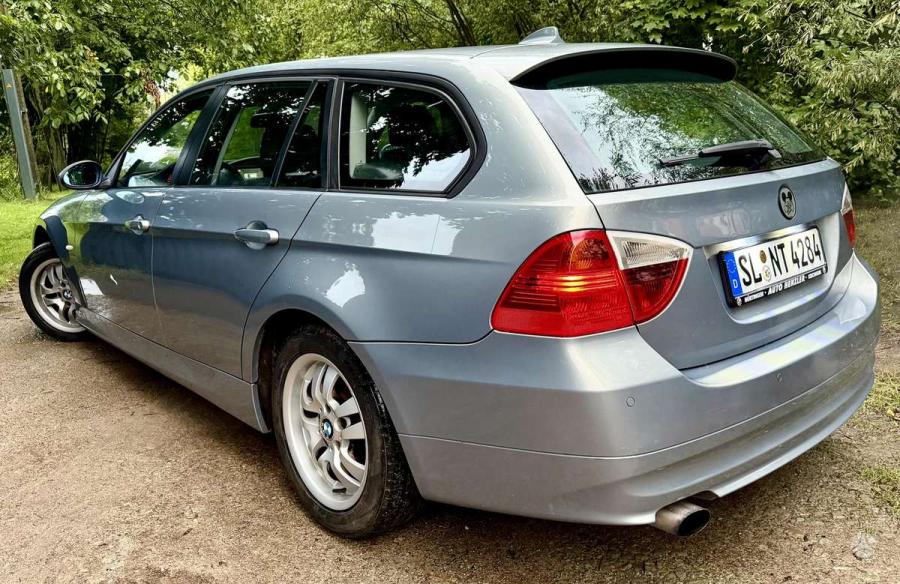 Blue BMW 320 2006 in Kaunas, with an engine capacity of 0.00 L and mileage of 369 thousand km for 3400 €, photo 5 on AUTOMOTO.COM.LV