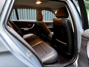 Blue BMW 320 2006 in Kaunas, with an engine capacity of 0.00 L and mileage of 369 thousand km for 3400 €, photo 7 on AUTOMOTO.COM.LV