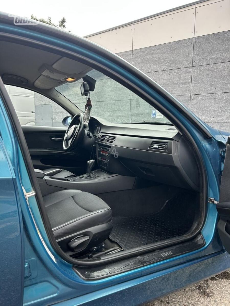 Blue BMW 320 2006 in Kaunas, with an engine capacity of 2.00 L and mileage of 401 thousand km for 3500 €, photo 16 on AUTOMOTO.COM.LV