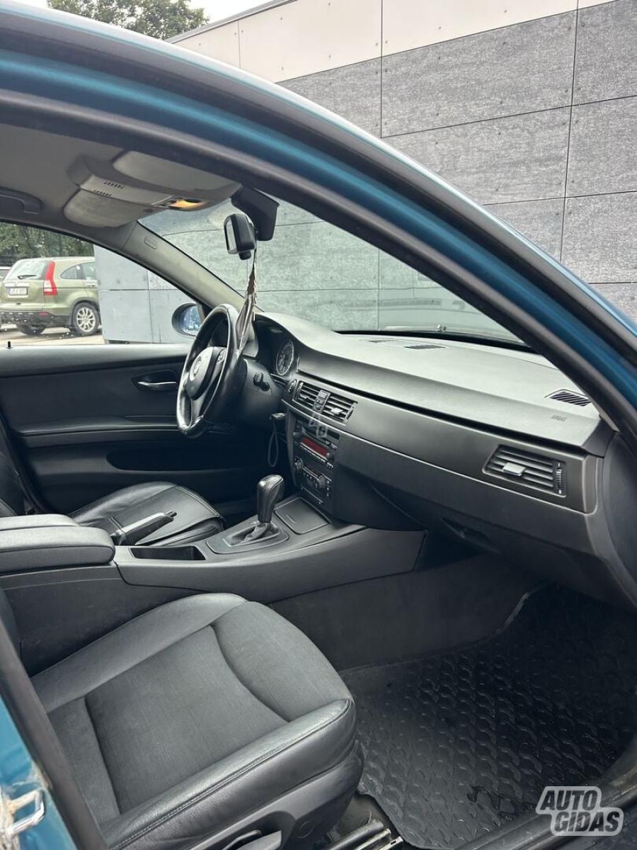 Blue BMW 320 2006 in Kaunas, with an engine capacity of 2.00 L and mileage of 401 thousand km for 3500 €, photo 17 on AUTOMOTO.COM.LV