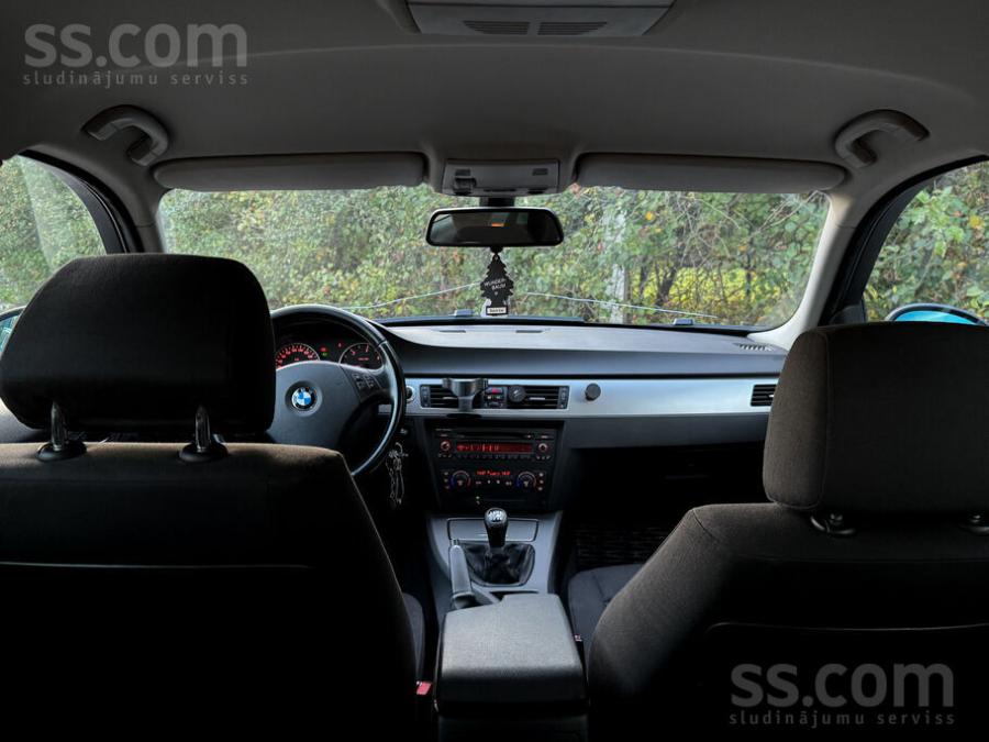 Zils BMW 320 2006 Daugavpils, ar dzinēja tilpumu 2.00 L un nobraukumu 312 tūkst. km par 3200 €, foto 9 vietnē AUTOMOTO.COM.LV