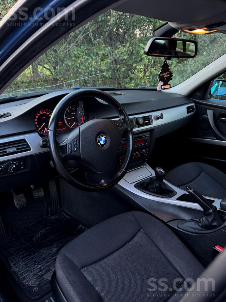 Zils BMW 320 2006 Daugavpils, ar dzinēja tilpumu 2.00 L un nobraukumu 312 tūkst. km par 3200 €, foto 12 vietnē AUTOMOTO.COM.LV