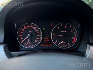 Zils BMW 320 2006 Daugavpils, ar dzinēja tilpumu 2.00 L un nobraukumu 312 tūkst. km par 3200 €, foto 14 vietnē AUTOMOTO.COM.LV
