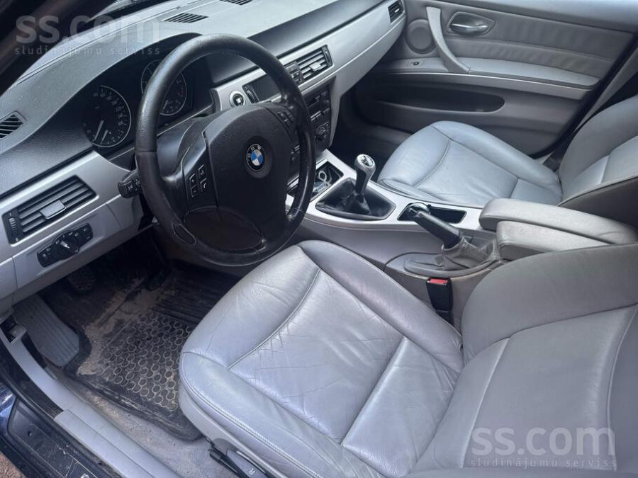 Blue BMW 320 2006 in Riga, with an engine capacity of 2.00 L and mileage of 320 thousand km for 1800 €, photo 3 on AUTOMOTO.COM.LV