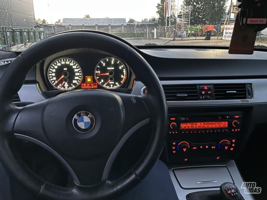 Blue BMW 320 2006 in Silute, with an engine capacity of 2.00 L and mileage of 534 thousand km for 1900 €, photo 13 on AUTOMOTO.COM.LV