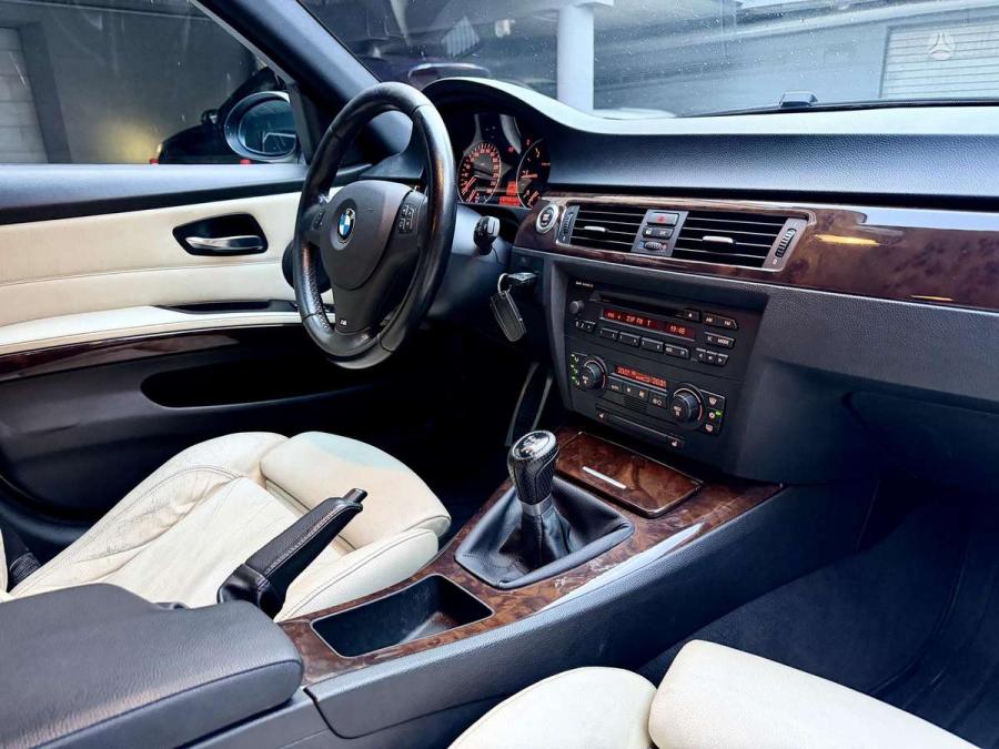 Blue BMW 320 2006 in Kaunas, with an engine capacity of 0.00 L and mileage of 293 thousand km for 4200 €, photo 13 on AUTOMOTO.COM.LV