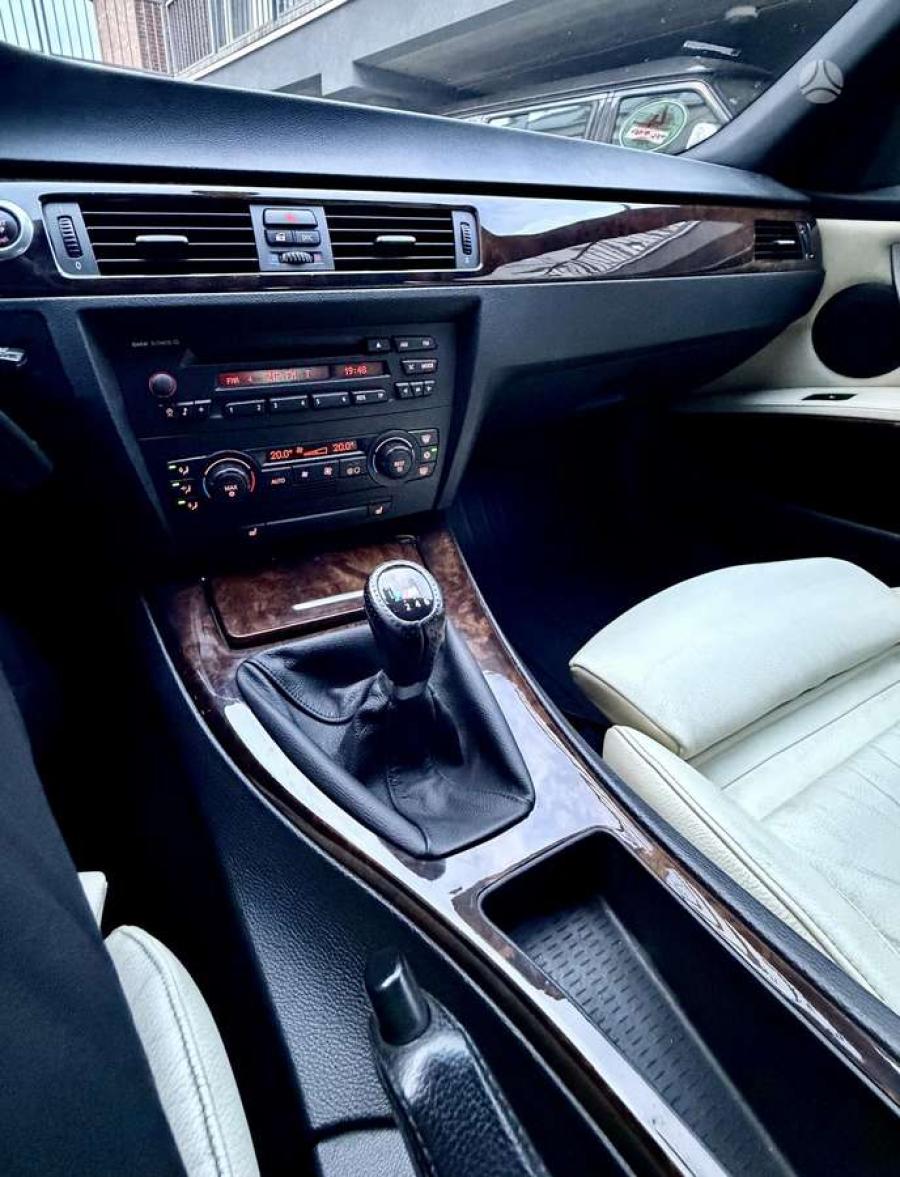 Blue BMW 320 2006 in Kaunas, with an engine capacity of 0.00 L and mileage of 293 thousand km for 4200 €, photo 15 on AUTOMOTO.COM.LV