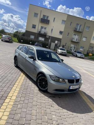 Zils BMW 320 2006 Kauņa, ar dzinēja tilpumu 2.00 L un nobraukumu 332 tūkst. km par 2500 €, foto  vietnē AUTOMOTO.COM.LV