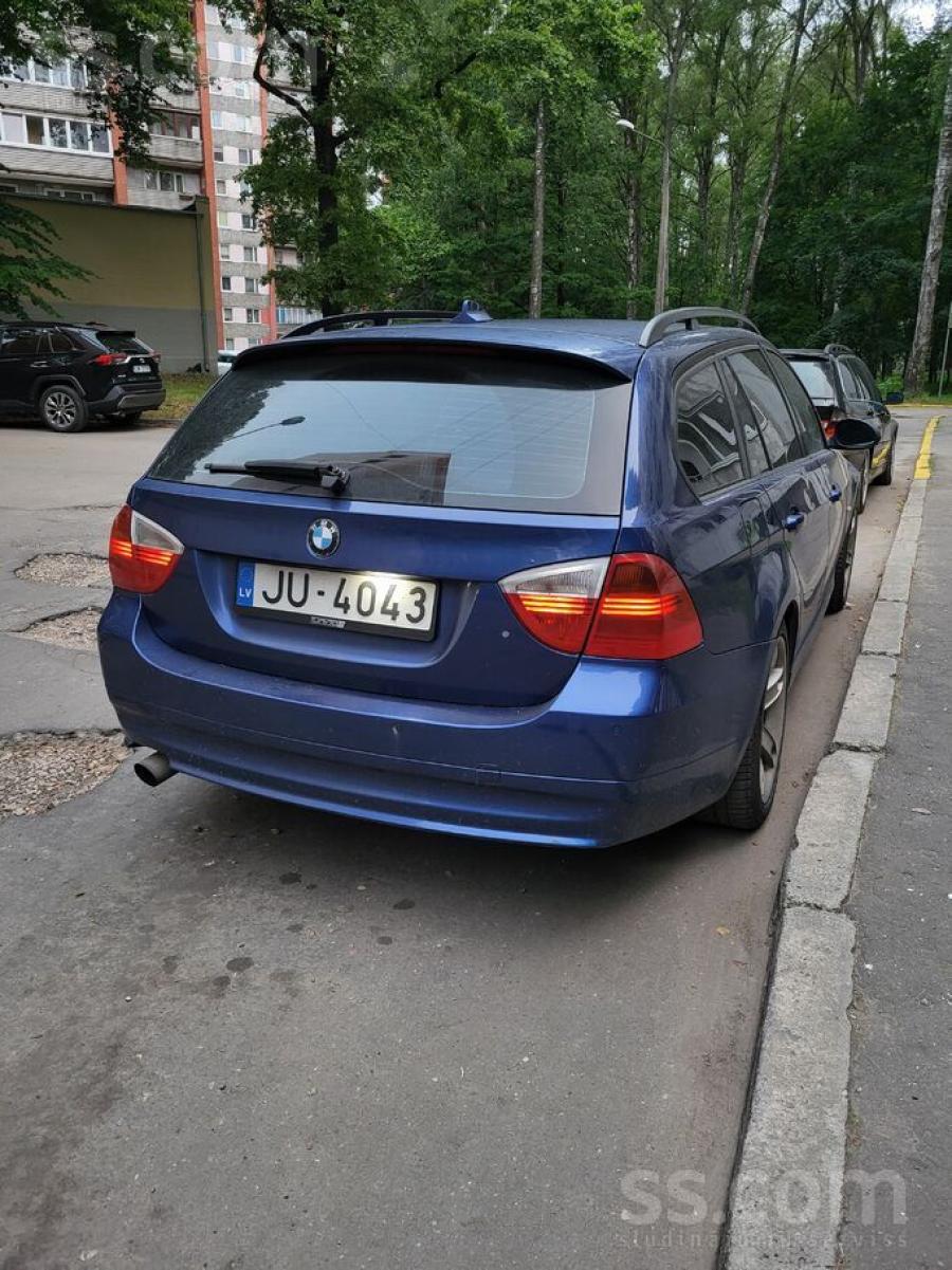 Blue BMW 320 2007 in Riga, with an engine capacity of 2.00 L and mileage of 318 thousand km for 2350 €, photo 7 on AUTOMOTO.COM.LV