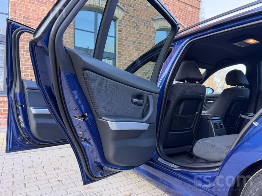 Blue BMW 320 2007 in Riga, with an engine capacity of 2.00 L and mileage of 266 thousand km for 5390 €, photo 11 on AUTOMOTO.COM.LV