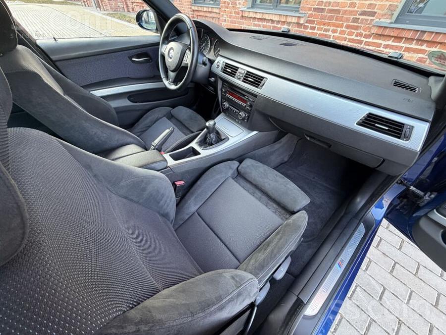 Blue BMW 320 2007 in Riga, with an engine capacity of 2.00 L and mileage of 266 thousand km for 5390 €, photo 15 on AUTOMOTO.COM.LV
