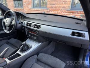Blue BMW 320 2007 in Riga, with an engine capacity of 2.00 L and mileage of 266 thousand km for 5390 €, photo 19 on AUTOMOTO.COM.LV