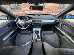 Blue BMW 320 2007 in Riga, with an engine capacity of 2.00 L and mileage of 266 thousand km for 5390 €, photo 21 on AUTOMOTO.COM.LV