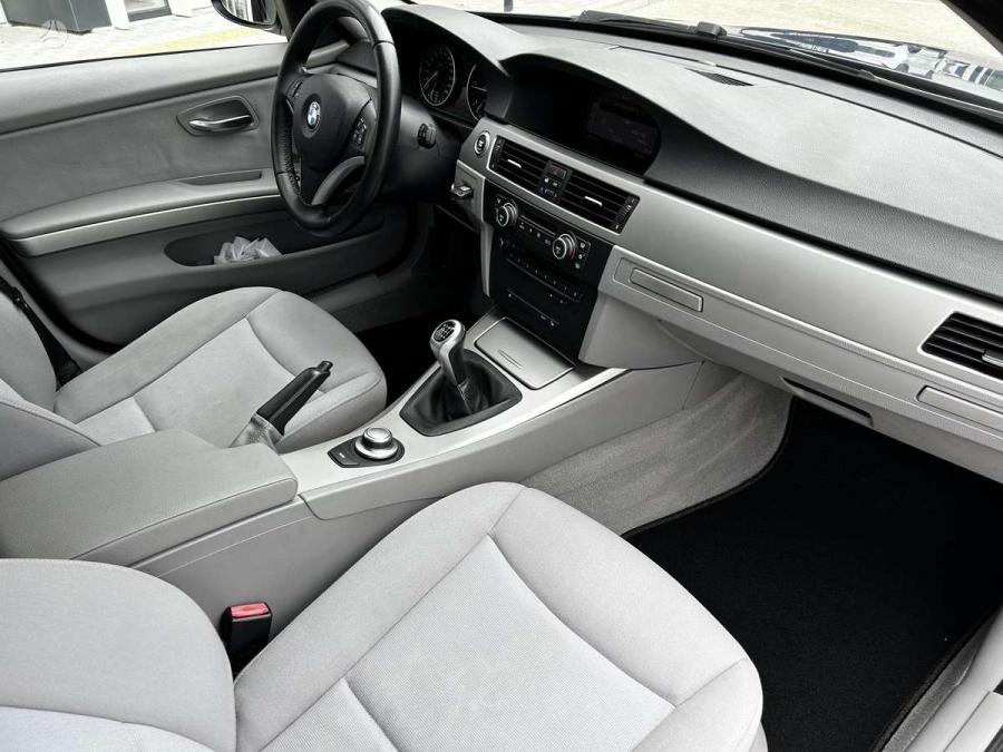 Zils BMW 320 2007 Viļņa, ar dzinēja tilpumu 2.00 L un nobraukumu 321 tūkst. km par 3090 €, foto 12 vietnē AUTOMOTO.COM.LV