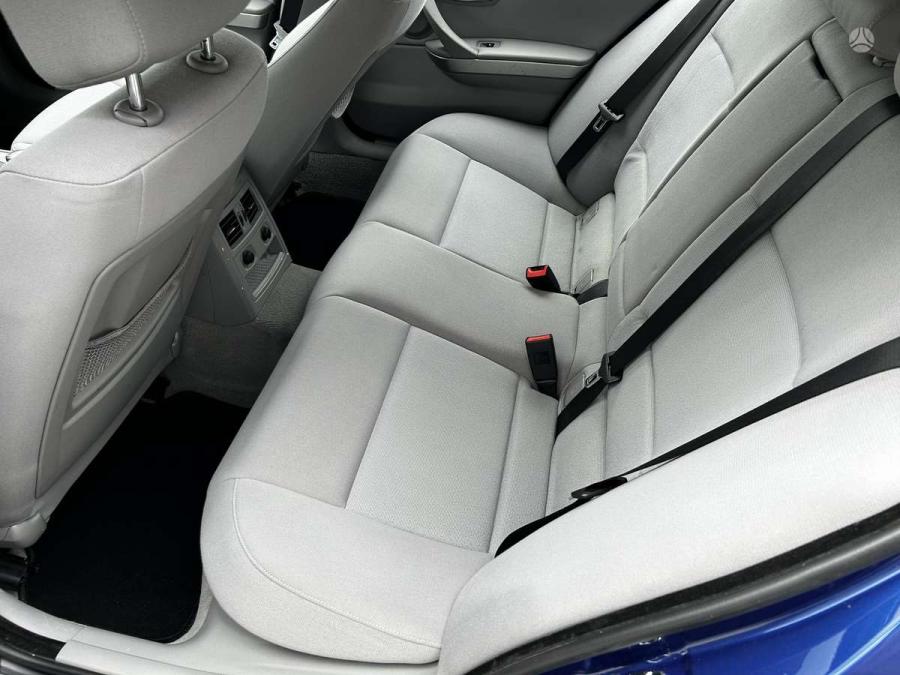 Zils BMW 320 2007 Viļņa, ar dzinēja tilpumu 2.00 L un nobraukumu 321 tūkst. km par 3090 €, foto 13 vietnē AUTOMOTO.COM.LV