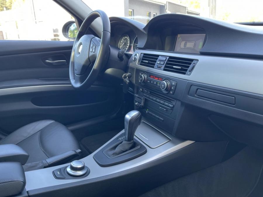Zils BMW 320 2007 Rīga, ar dzinēja tilpumu 2.00 L un nobraukumu 238 tūkst. km par 3950 €, foto 4 vietnē AUTOMOTO.COM.LV