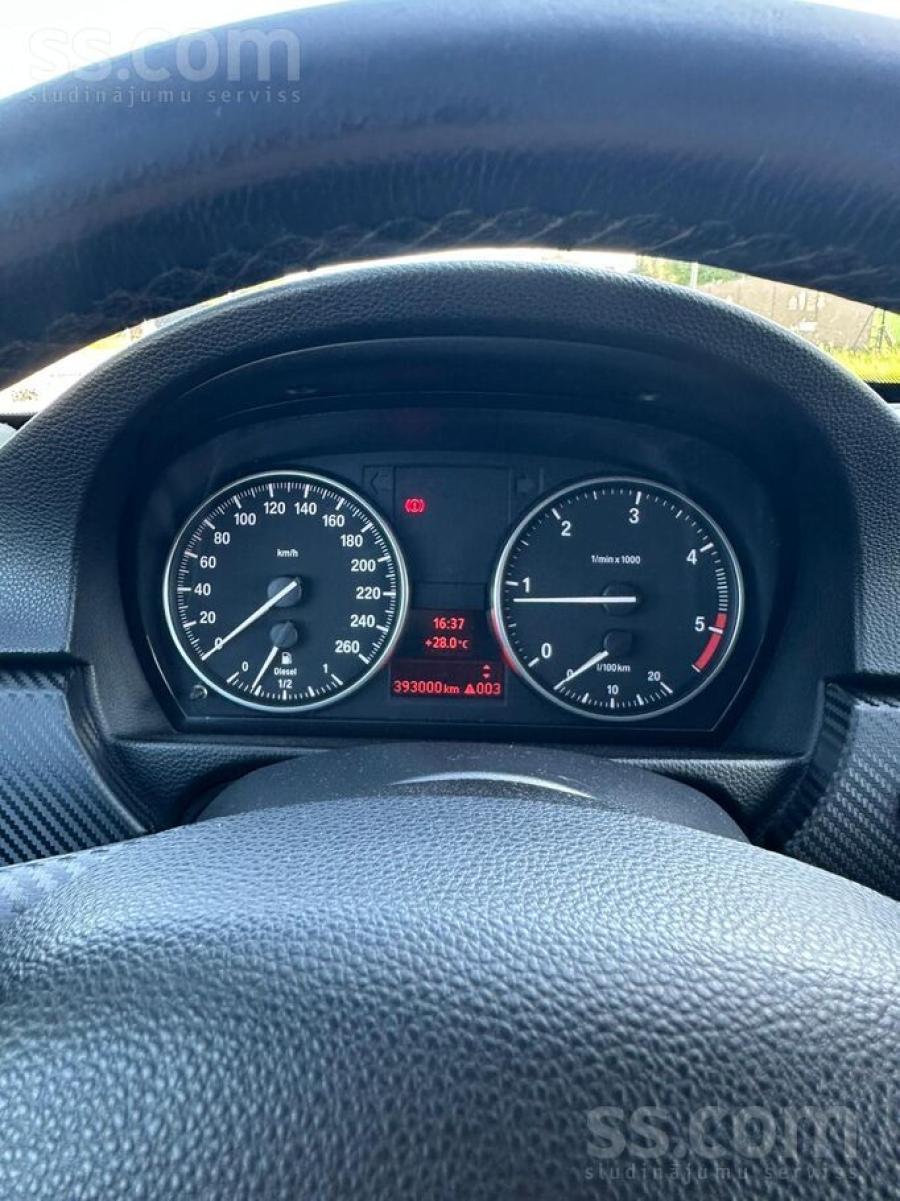 Blue BMW 320 2007 in Riga, with an engine capacity of 2.00 L and mileage of 393 thousand km for 3500 €, photo 11 on AUTOMOTO.COM.LV