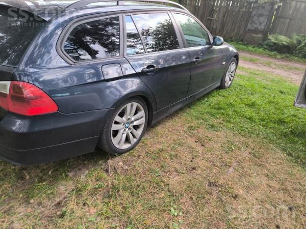Blue BMW 320 2007 in Riga, with an engine capacity of 2.00 L and mileage of 500 thousand km for 2000 €, photo 3 on AUTOMOTO.COM.LV
