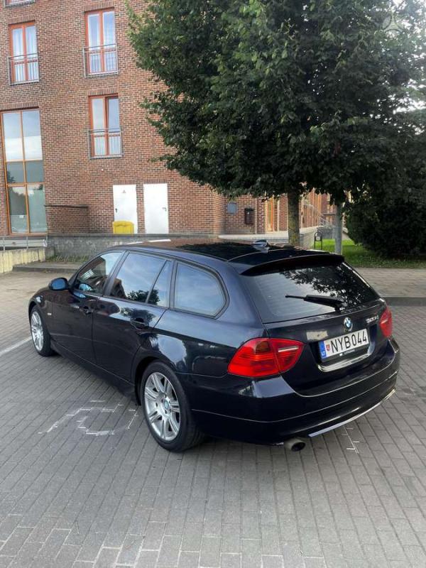 BMW 320 2007 in Vilnius on AUTOMOTO.COM.LV Blue BMW 320 2007 in Vilnius, with an engine capacity of 2.00 L and mileage of 318 thousand km for 3200 β¬, photo 6 on AUTOMOTO.COM.LV