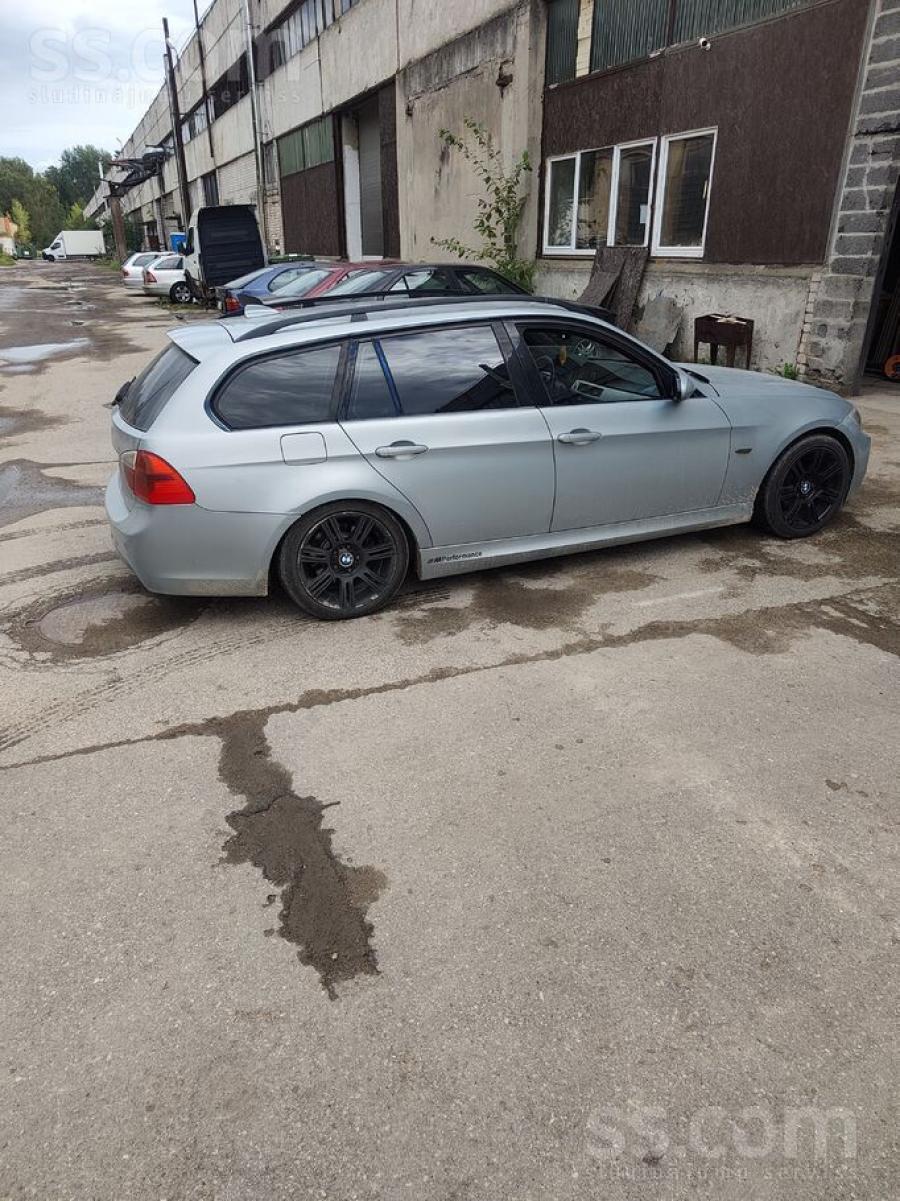 Blue BMW 320 2007 in Ogre, with an engine capacity of 2.00 L and mileage of 488 thousand km for 3499 €, photo 6 on AUTOMOTO.COM.LV