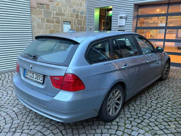 Blue BMW 320 2008 in Utena, with an engine capacity of 2.00 L and mileage of 257 thousand km for 3599 €, photo 2 on AUTOMOTO.COM.LV