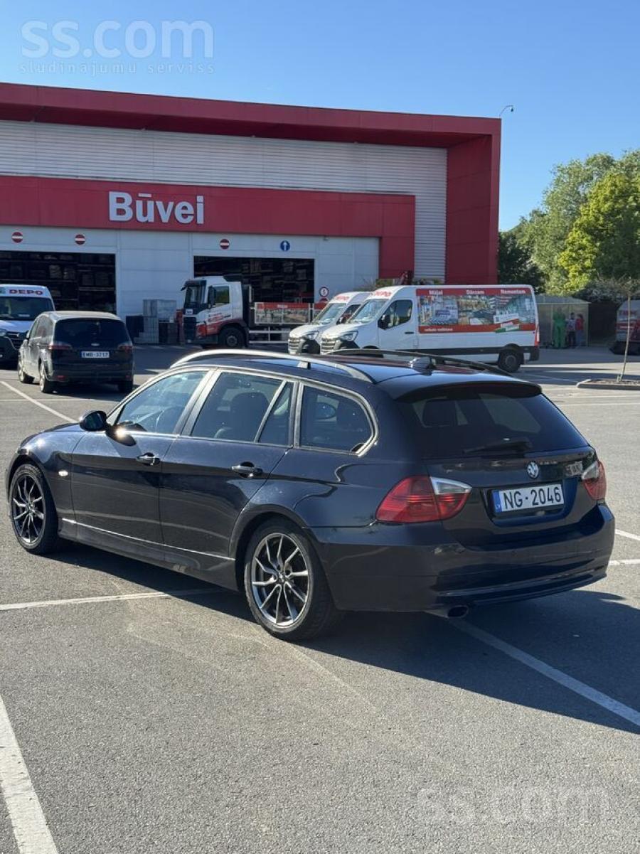 Blue BMW 320 2008 in Riga, with an engine capacity of 2.00 L and mileage of 387 thousand km for 3200 €, photo 4 on AUTOMOTO.COM.LV