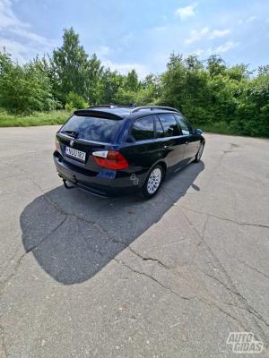 Blue BMW 320 2008 in Kaunas, with an engine capacity of 2.00 L and mileage of 281 thousand km for 2800 €, photo 5 on AUTOMOTO.COM.LV