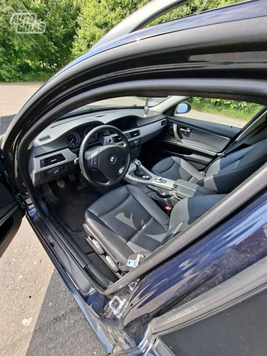 Blue BMW 320 2008 in Kaunas, with an engine capacity of 2.00 L and mileage of 281 thousand km for 2800 €, photo 8 on AUTOMOTO.COM.LV