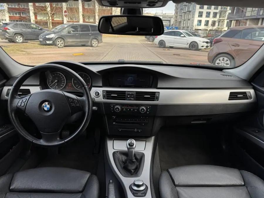 Blue BMW 320 2008 in Riga, with an engine capacity of 2.00 L and mileage of 264 thousand km for 3690 €, photo 15 on AUTOMOTO.COM.LV
