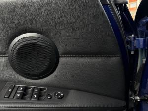 Blue BMW 320 2008 in Riga, with an engine capacity of 2.00 L and mileage of 264 thousand km for 3690 €, photo 31 on AUTOMOTO.COM.LV