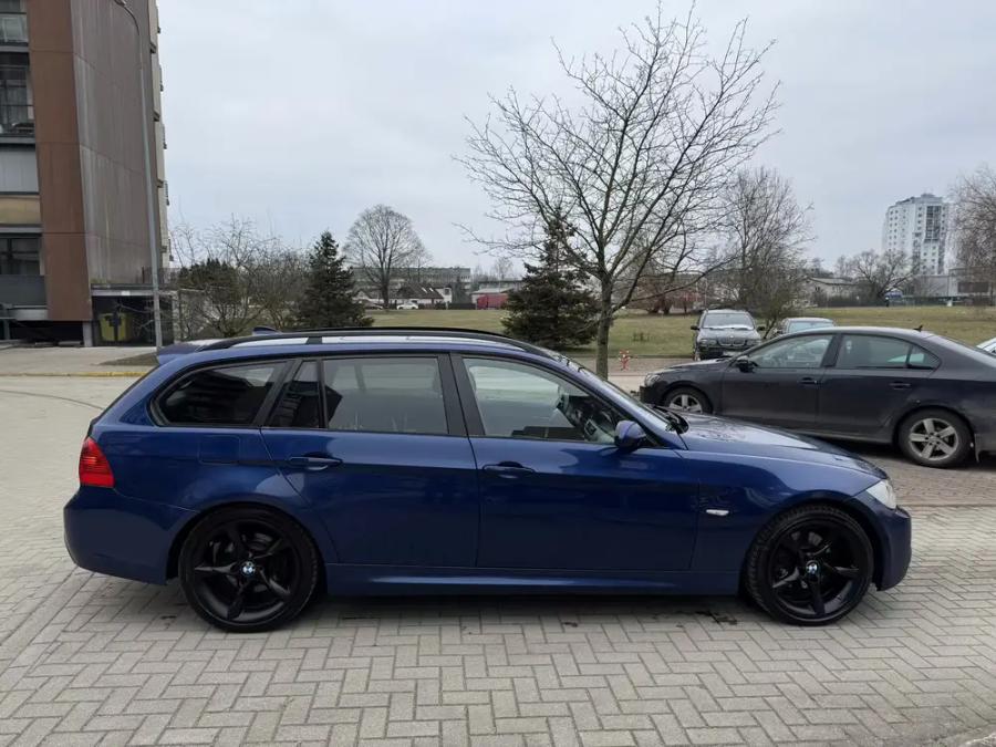 Blue BMW 320 2008 in Riga, with an engine capacity of 2.00 L and mileage of 369 thousand km for 3490 €, photo 5 on AUTOMOTO.COM.LV