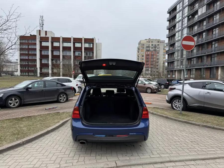 Blue BMW 320 2008 in Riga, with an engine capacity of 2.00 L and mileage of 369 thousand km for 3490 €, photo 11 on AUTOMOTO.COM.LV