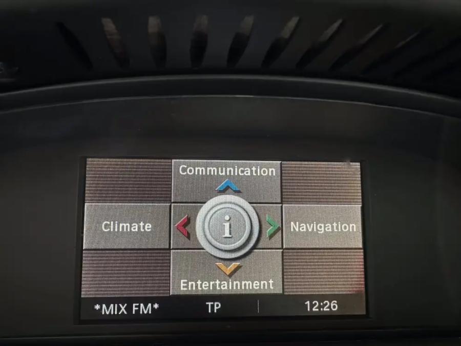 Blue BMW 320 2008 in Riga, with an engine capacity of 2.00 L and mileage of 369 thousand km for 3490 €, photo 17 on AUTOMOTO.COM.LV