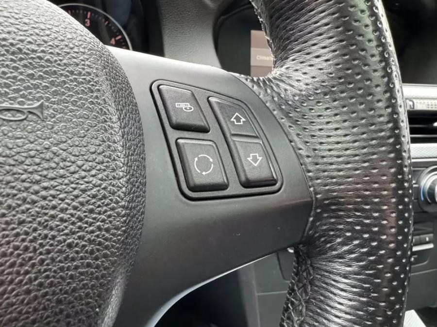 Blue BMW 320 2008 in Riga, with an engine capacity of 2.00 L and mileage of 369 thousand km for 3490 €, photo 24 on AUTOMOTO.COM.LV