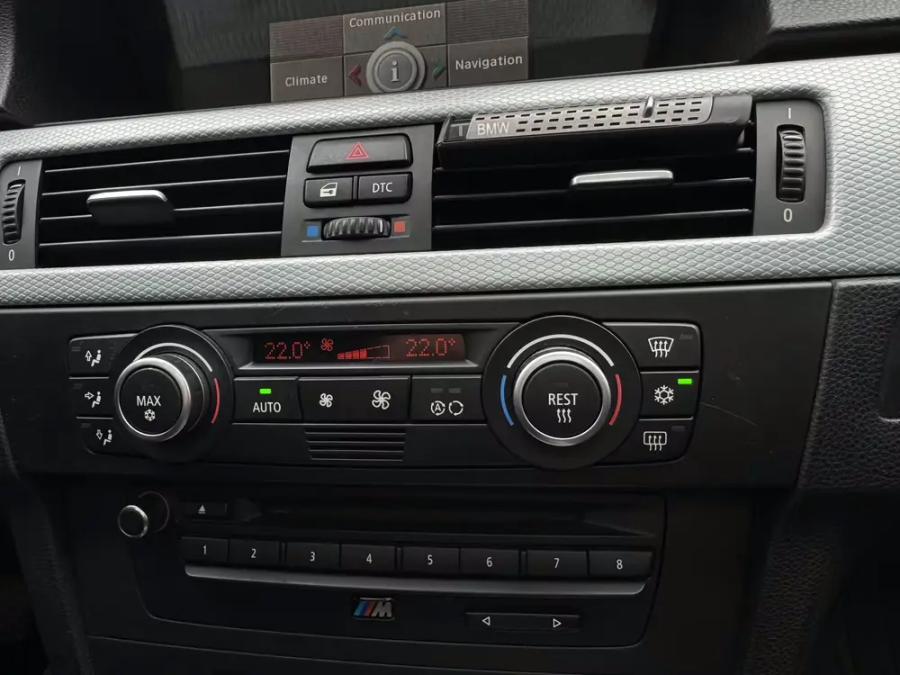Blue BMW 320 2008 in Riga, with an engine capacity of 2.00 L and mileage of 369 thousand km for 3490 €, photo 28 on AUTOMOTO.COM.LV