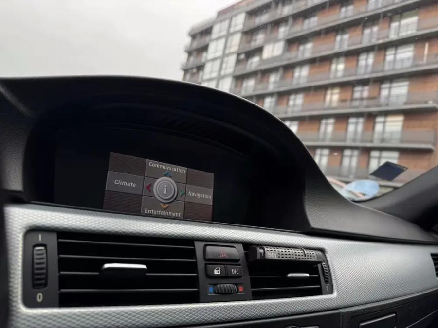 Blue BMW 320 2008 in Riga, with an engine capacity of 2.00 L and mileage of 369 thousand km for 3490 €, photo 38 on AUTOMOTO.COM.LV