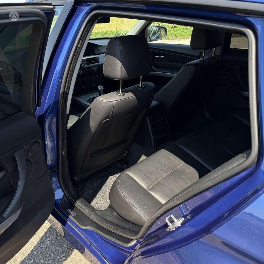 Zils BMW 320 2008 Pakruojis, ar dzinēja tilpumu 2.00 L un nobraukumu 292 tūkst. km par 3300 €, foto 12 vietnē AUTOMOTO.COM.LV