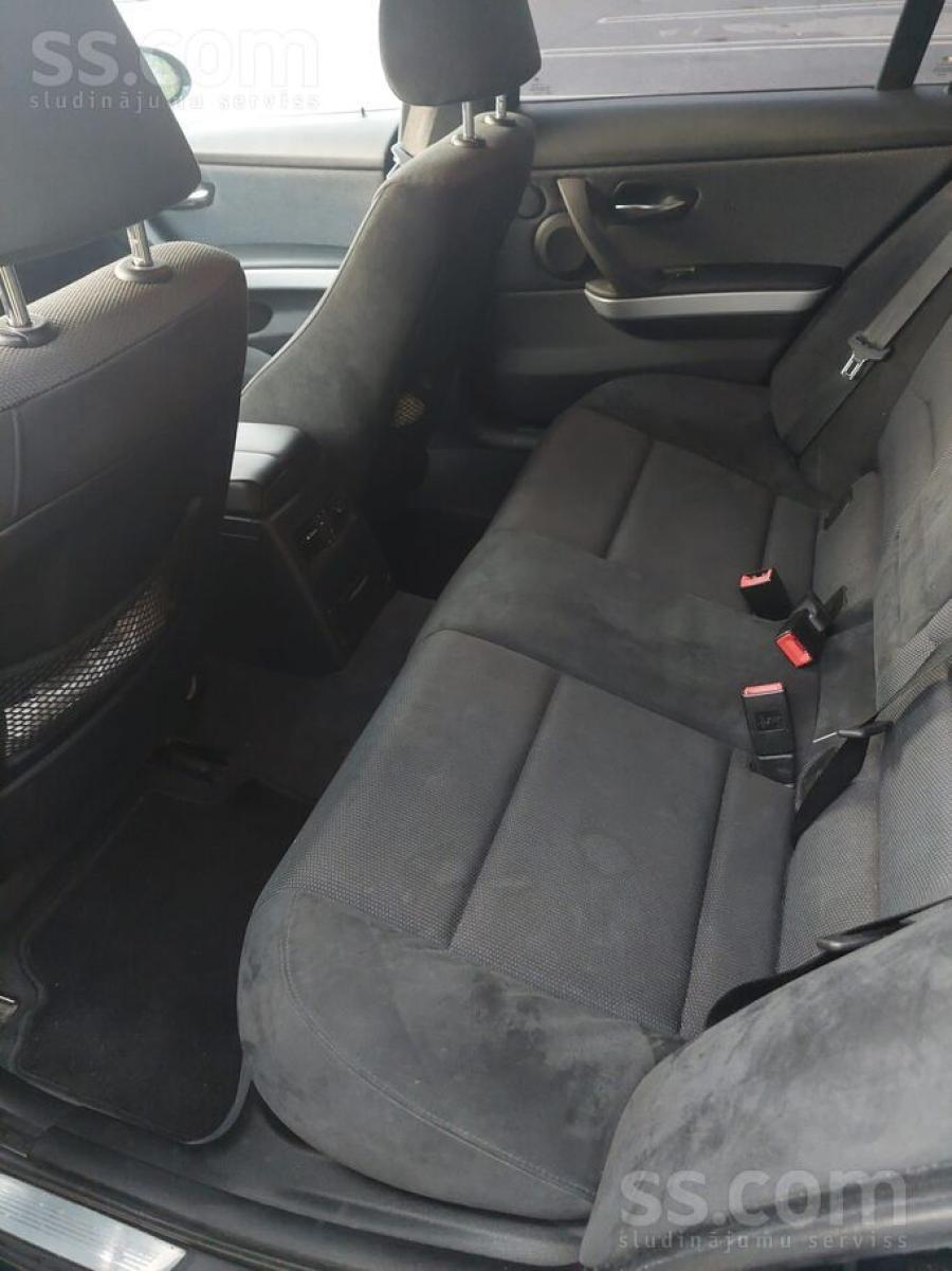 Blue BMW 320 2008 in Riga, with an engine capacity of 2.00 L and mileage of 278 thousand km for 5000 €, photo 10 on AUTOMOTO.COM.LV