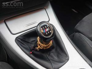 Blue BMW 320 2008 in Riga, with an engine capacity of 2.00 L and mileage of 278 thousand km for 5000 €, photo 11 on AUTOMOTO.COM.LV