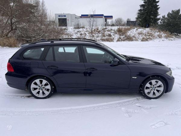 Blue BMW 320 2009 in Utena, with an engine capacity of 0.00 L and mileage of 265 thousand km for 4100 €, photo 8 on AUTOMOTO.COM.LV