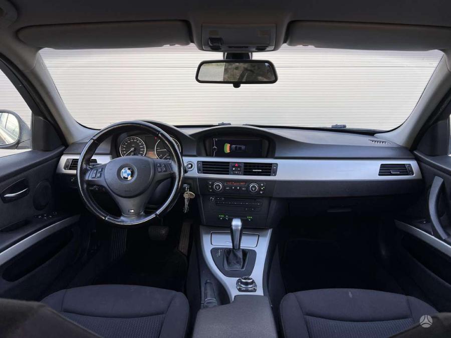 Zils BMW 320 2009 Utena, ar dzinēja tilpumu 0.00 L un nobraukumu 265 tūkst. km par 4100 €, foto 14 vietnē AUTOMOTO.COM.LV