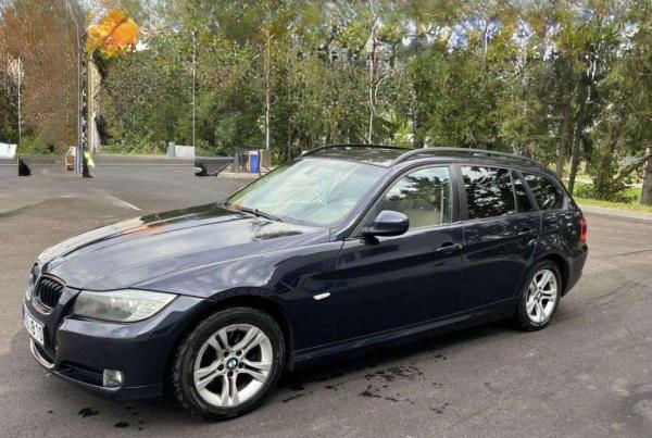 Blue BMW 320 2009 in Kaunas, with an engine capacity of 2.00 L and mileage of 345 thousand km for 3650 €, photo 5 on AUTOMOTO.COM.LV