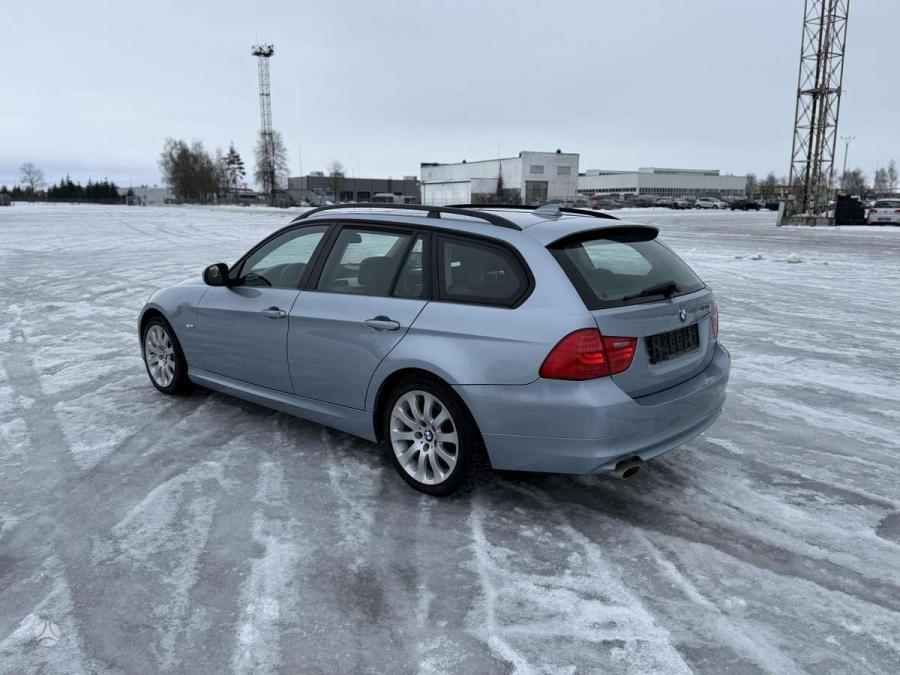 Blue BMW 320 2009 in Marijampole, with an engine capacity of 2.00 L and mileage of 371 thousand km for 3750 €, photo 4 on AUTOMOTO.COM.LV