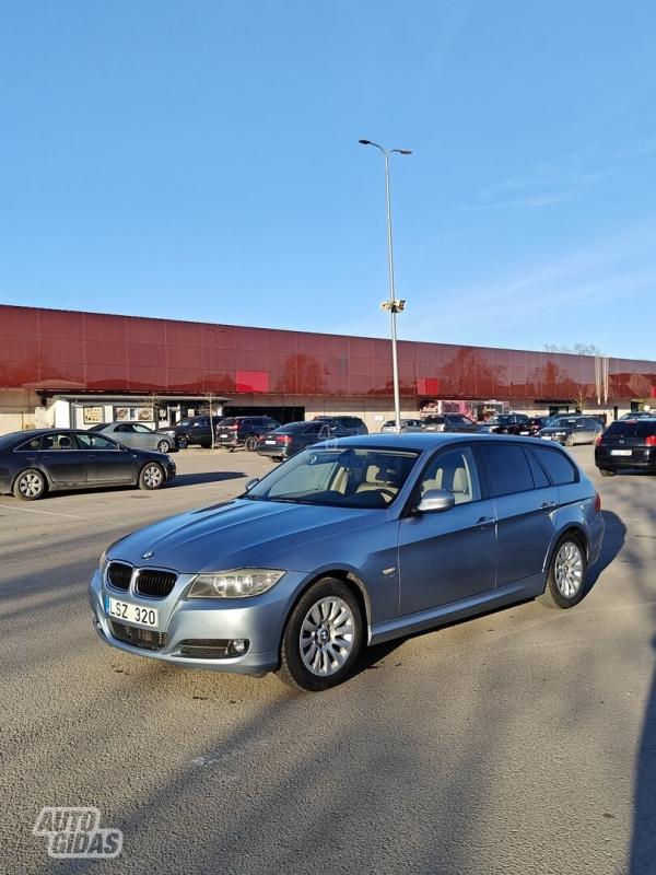 Blue BMW 320 2009 in Siauliai, with an engine capacity of 2.00 L and mileage of 218 thousand km for 4700 €, photo 2 on AUTOMOTO.COM.LV