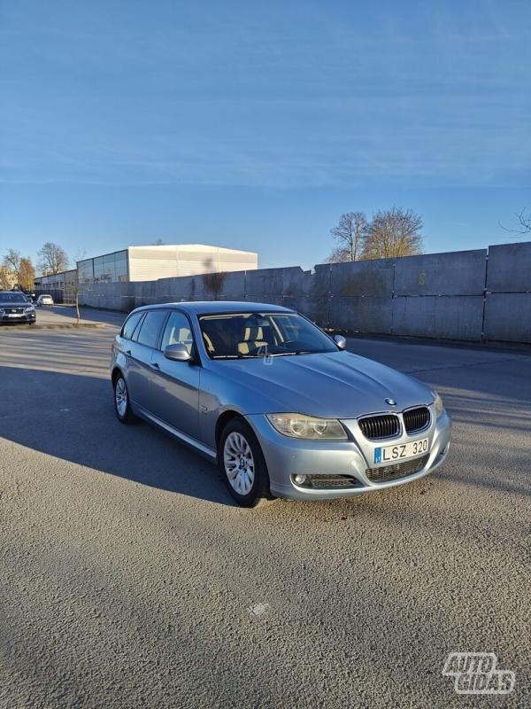 Blue BMW 320 2009 in Siauliai, with an engine capacity of 2.00 L and mileage of 218 thousand km for 4700 €, photo 3 on AUTOMOTO.COM.LV