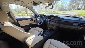 Blue BMW 320 2009 in Riga, with an engine capacity of 2.00 L and mileage of 252 thousand km for 4500 €, photo 8 on AUTOMOTO.COM.LV
