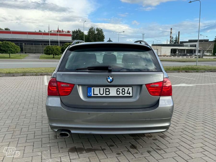 Blue BMW 320 2009 in Panevezys, with an engine capacity of 2.00 L and mileage of 294 thousand km for 3400 €, photo 10 on AUTOMOTO.COM.LV