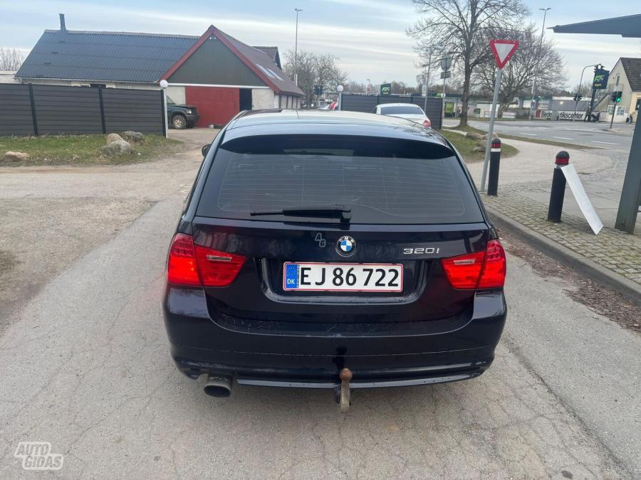 Blue BMW 320 2009 in Panevezys, with an engine capacity of 2.00 L and mileage of 268 thousand km for 4200 €, photo 3 on AUTOMOTO.COM.LV