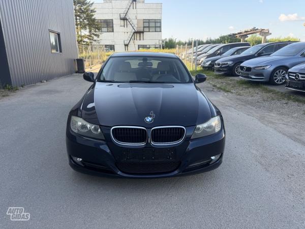 Blue BMW 320 2009 in Panevezys, with an engine capacity of 2.00 L and mileage of 268 thousand km for 4200 €, photo 4 on AUTOMOTO.COM.LV